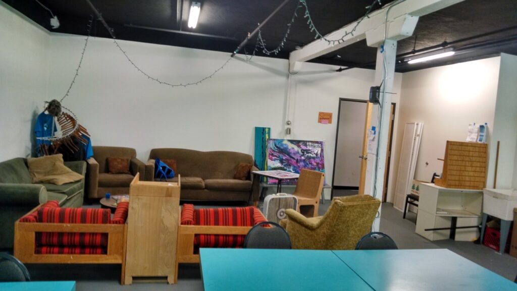 The life and death of a feminist hackerspace – Sahar Massachi